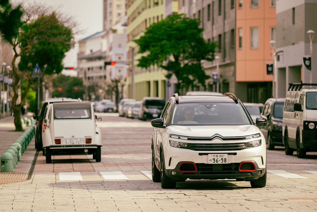 乗るほどにシトロエンの魔法は深まる 〜4年5万キロを共にしたシトロエンC5エアクロスのオーナーに聞く | Avec CITROËN アベック シトロエン