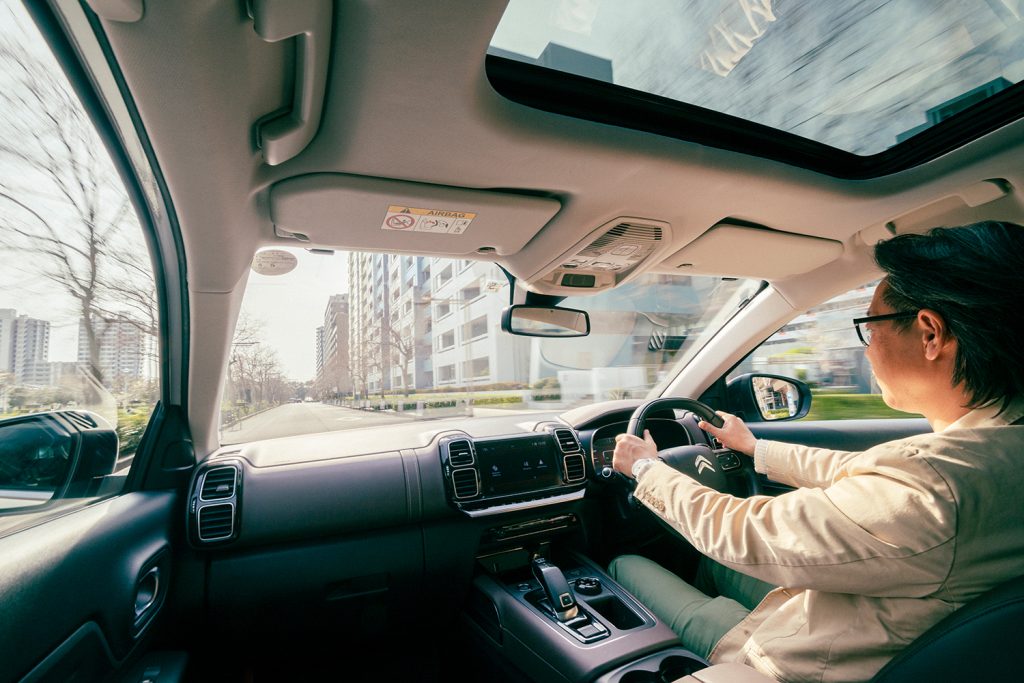 乗るほどにシトロエンの魔法は深まる 〜4年5万キロを共にしたシトロエンC5エアクロスのオーナーに聞く | Avec CITROËN アベック シトロエン